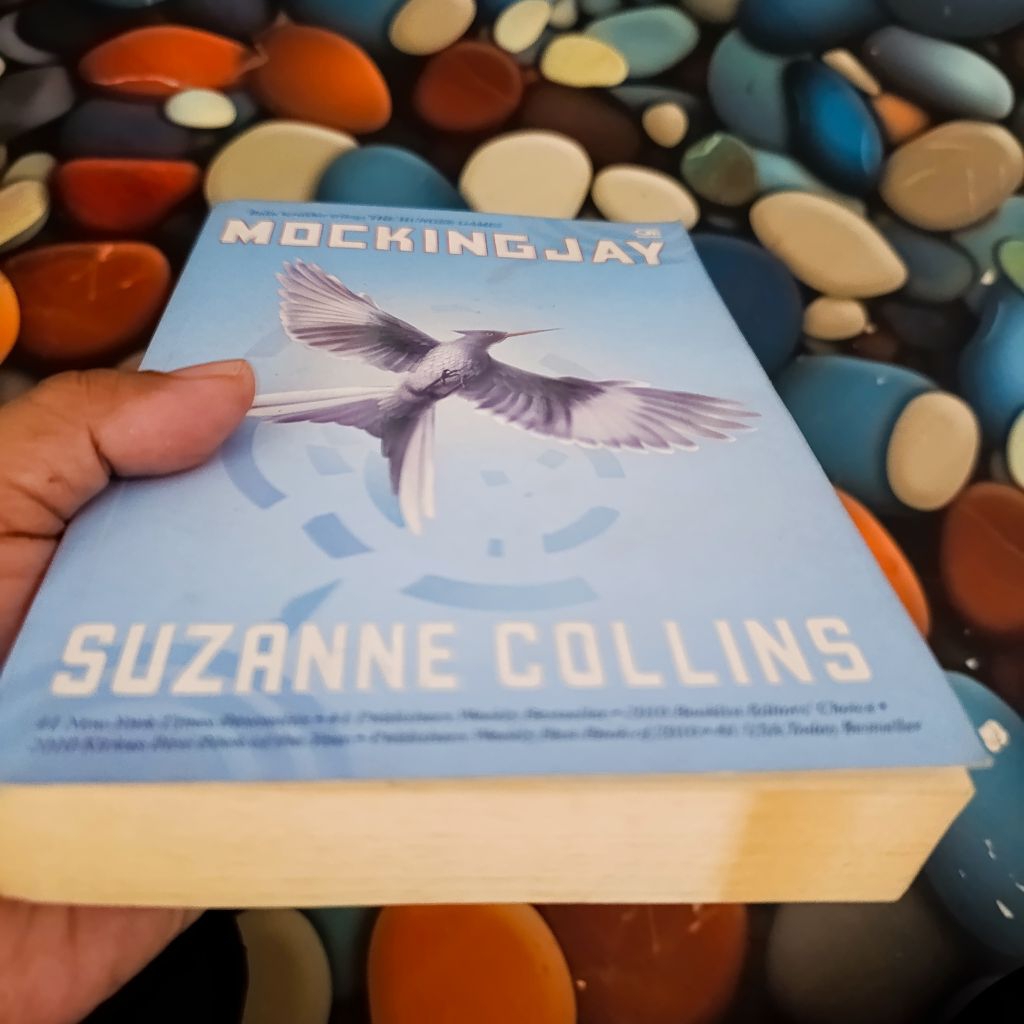Jual novel Mockingjay - Suzanne collins original bekas | Shopee Indonesia