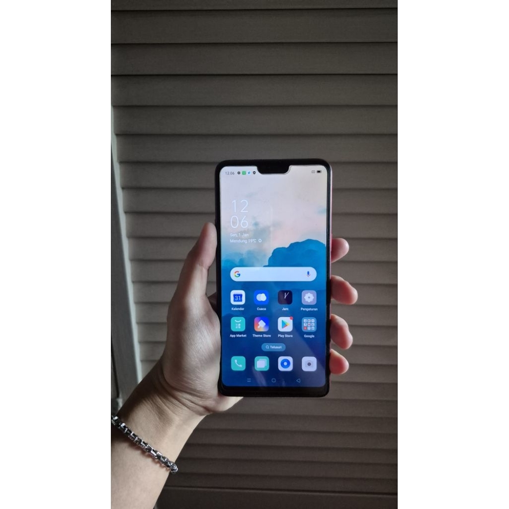 Jual HP OPPO F7 SECOND Warna Maroon | Shopee Indonesia