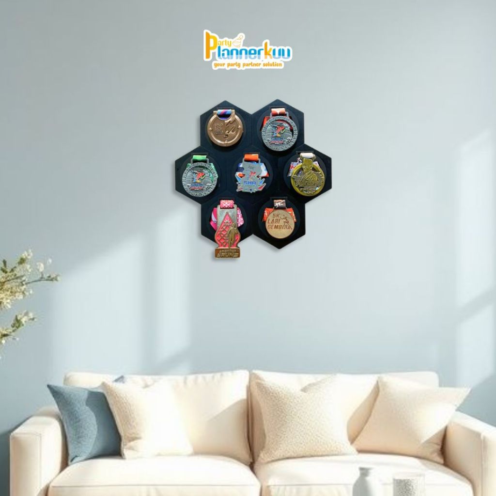 Jual Partyplannerkuu Paket Isi 5pcs Rak Medali Tempel Segi Enam ...