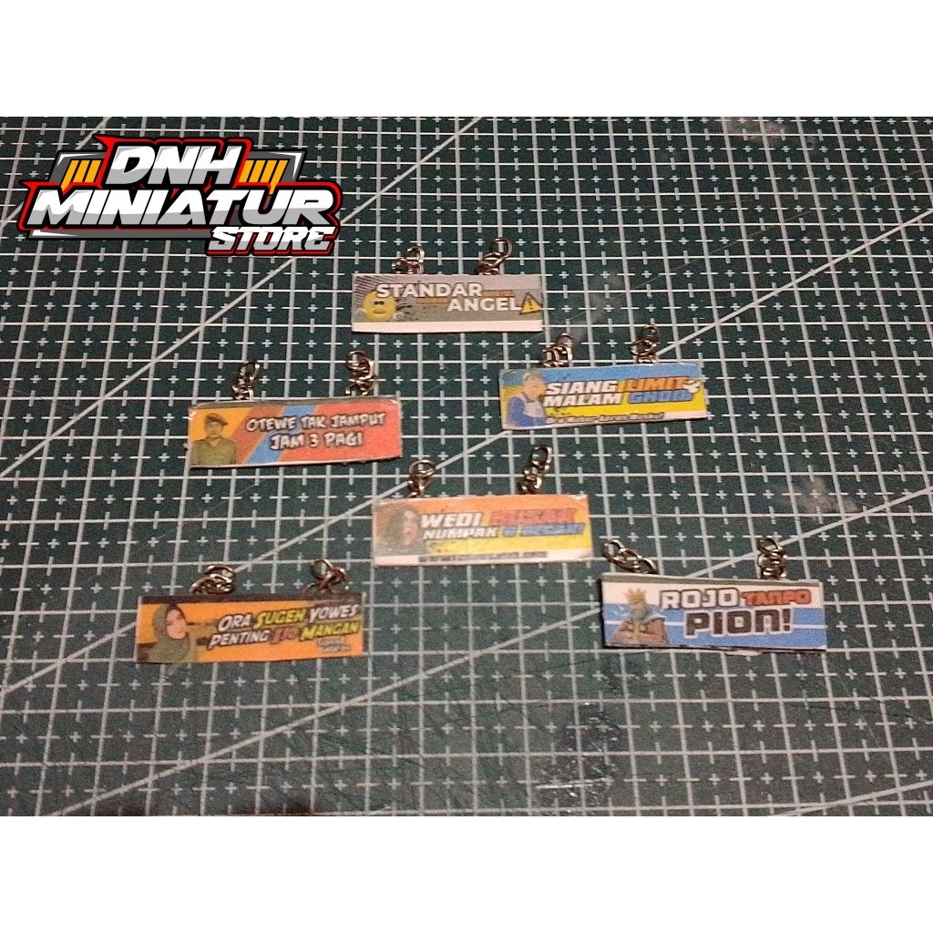 Jual kepet belakang miniatur bus dan truk (bahan PVC tebal), aksesoris ...