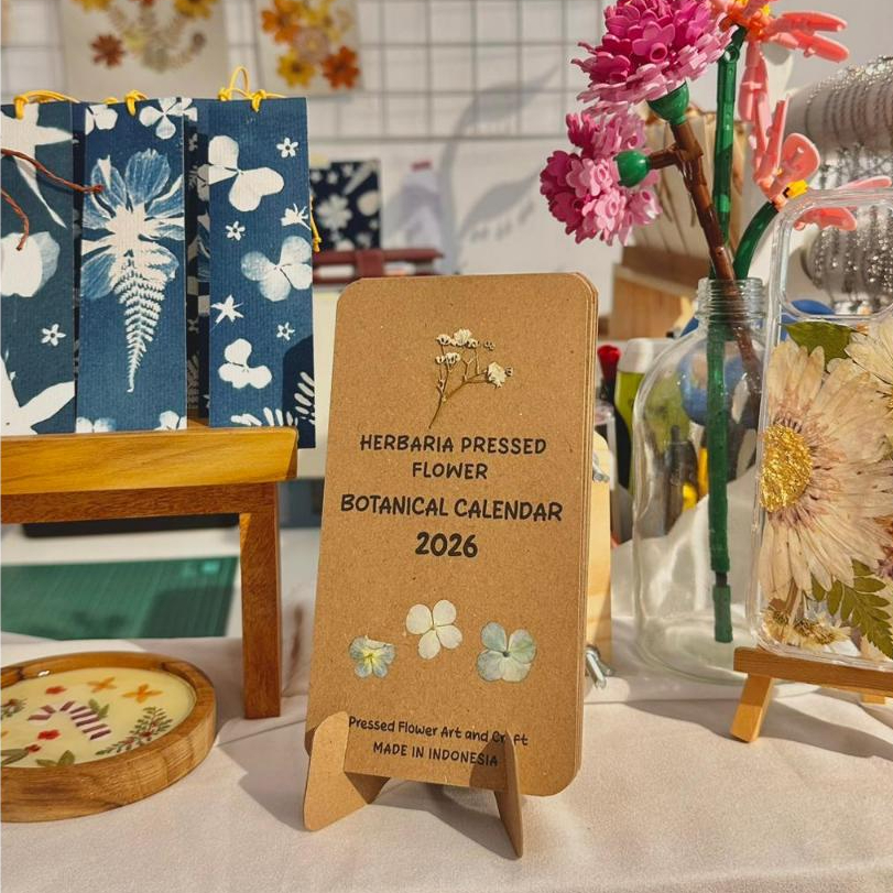 Jual Herbaria - aesthetic Kalender 2026 Bunga Asli | Real Flower ...