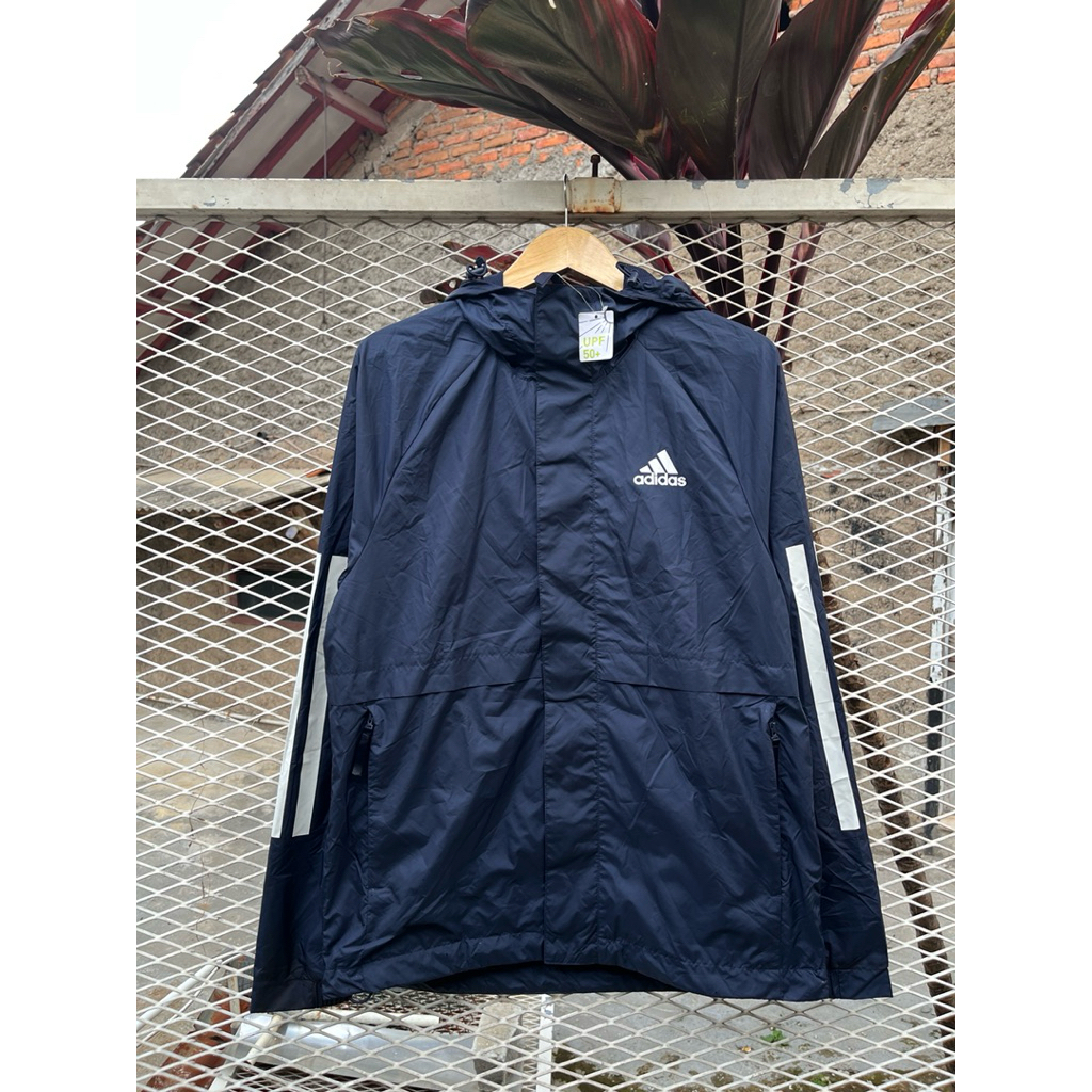 Jual adidas essentials rain rdy jacket | Shopee Indonesia