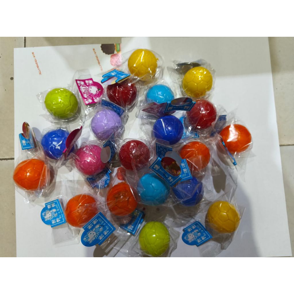 Jual mainan bola plastik berhadiah isi set 20 pcs | Shopee Indonesia