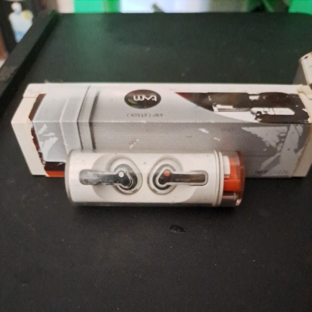 Jual Earbud Nothing Ear stick second,kondisi 70% "suara kecil ...