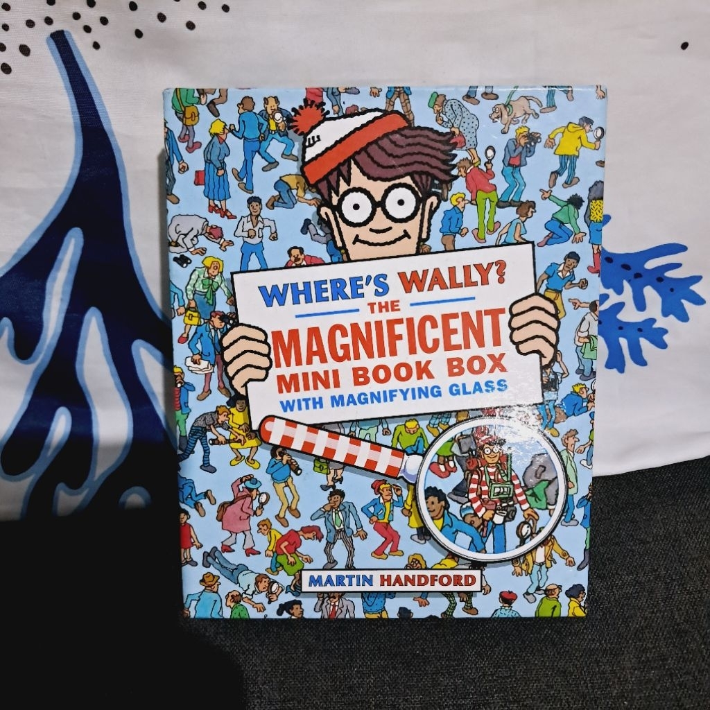 Jual Where's Wally? The Magnificent Mini Book Box Martin Handford EDISI ...