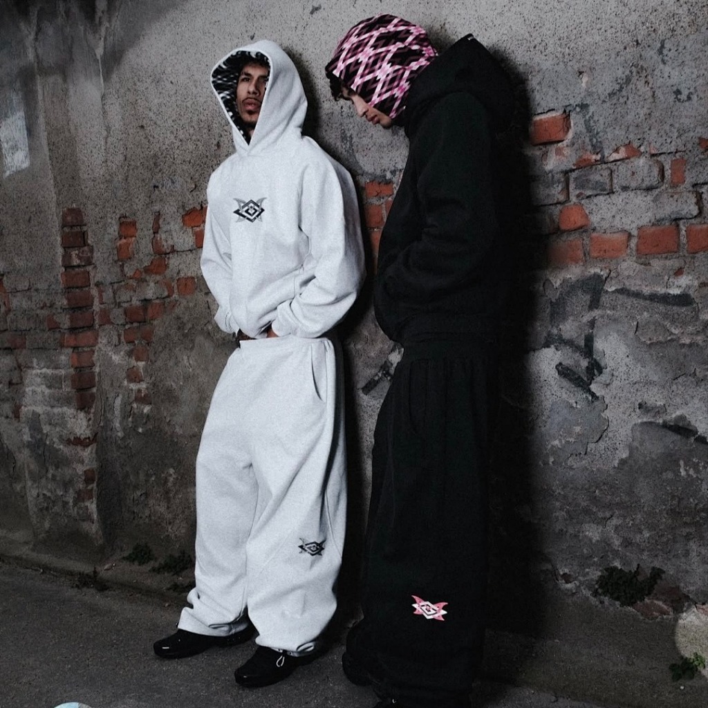 Jual MERTRA x Umbro Warm Up Double Hood - Jacket / Pants / Set - Grey ...