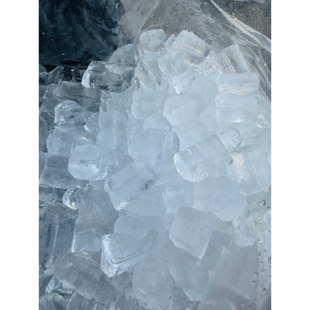 Jual ES BATU KRISTAL 2,5 KG | Shopee Indonesia