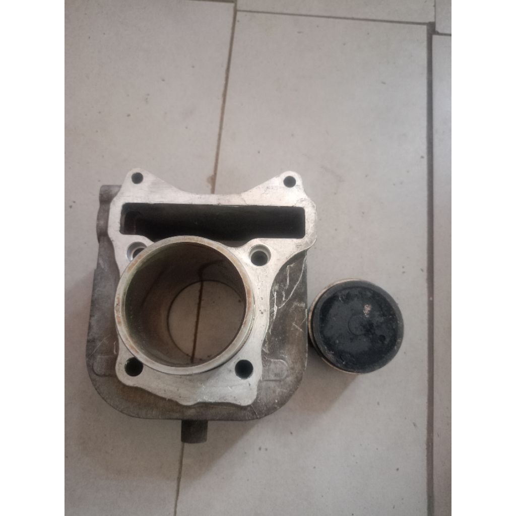 Jual Blok seher/piston Suzuki spin original (minus boring baret/lecet ...