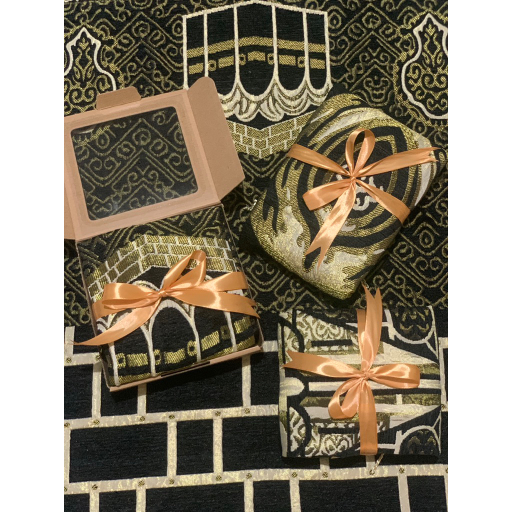 Jual Sajadah kiswah plus box /Sajadah Tenun /rajut Ukuran besar ...
