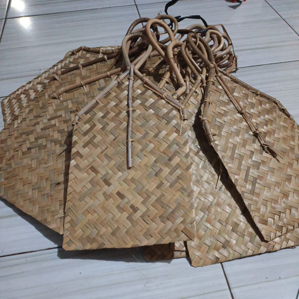 Jual KIPAS BAMBU PANJANG GAGANG ROTAN KIPAS TANGAN KIPAS TRADISIONAL ...