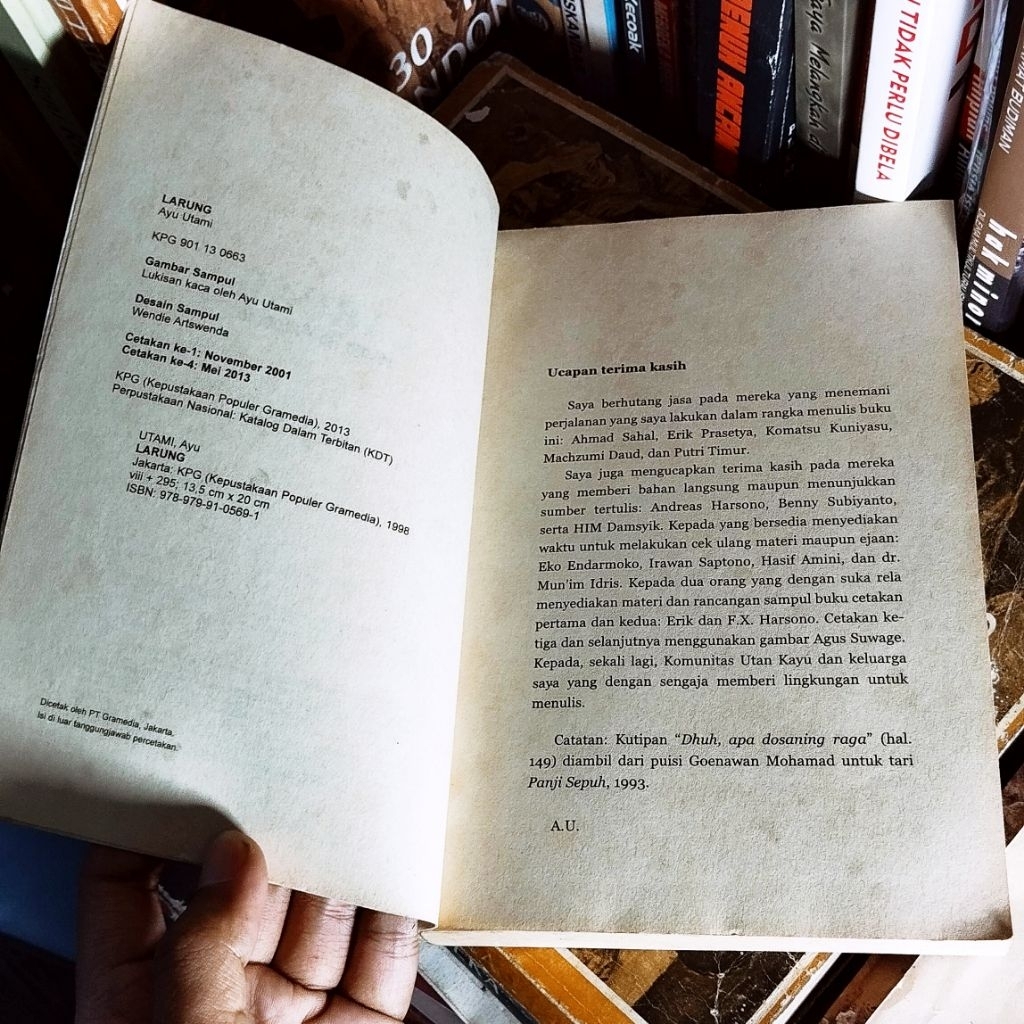Jual buku larung ayu utami preloved original | Shopee Indonesia