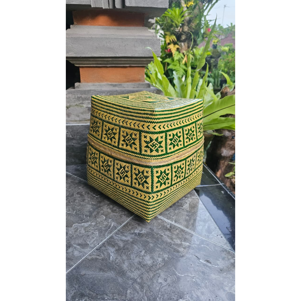 Jual sokasi Bali - Keben Klasik Swastika Kulit Bambu | Shopee Indonesia