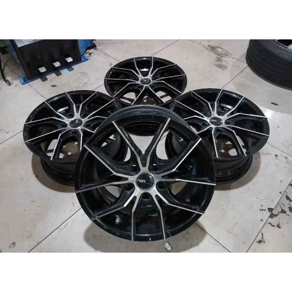 Jual VELG MOBIL SEKEN HSR BALIQUE R16 BUAT INOVA X PANDER BRV RUSH ...