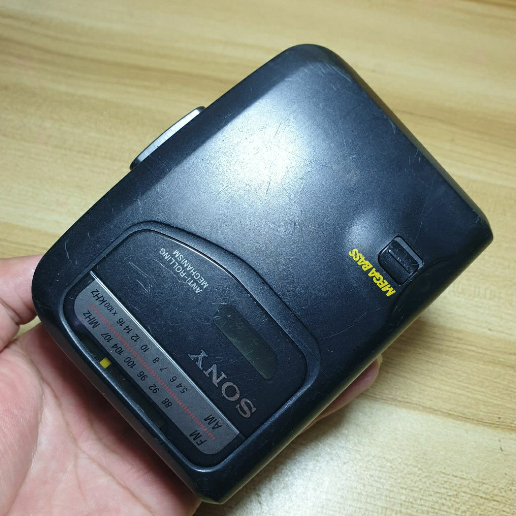 Jual Walkman Sony WM - FX103 Mega Bass Radio Cassette Player | Shopee ...