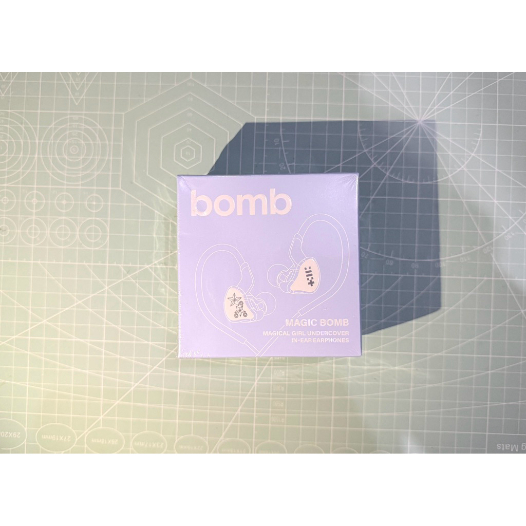 Jual ILLIT BOMB MERCH VER SEALED ALBUM ILLIT IROHA WONHEE MINJU YUNAH ...
