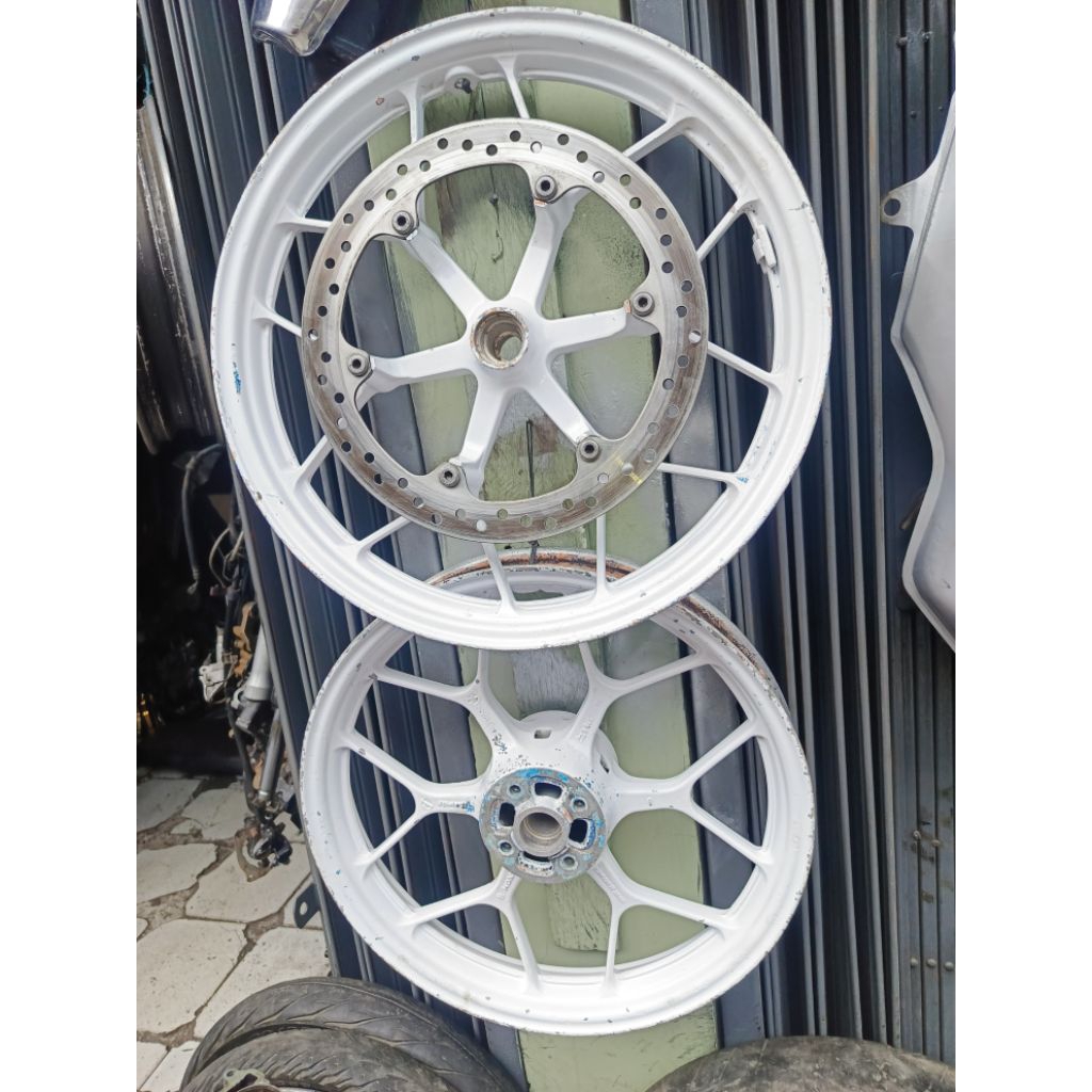 Jual velg sonic depan belakang original copotan motor | Shopee Indonesia