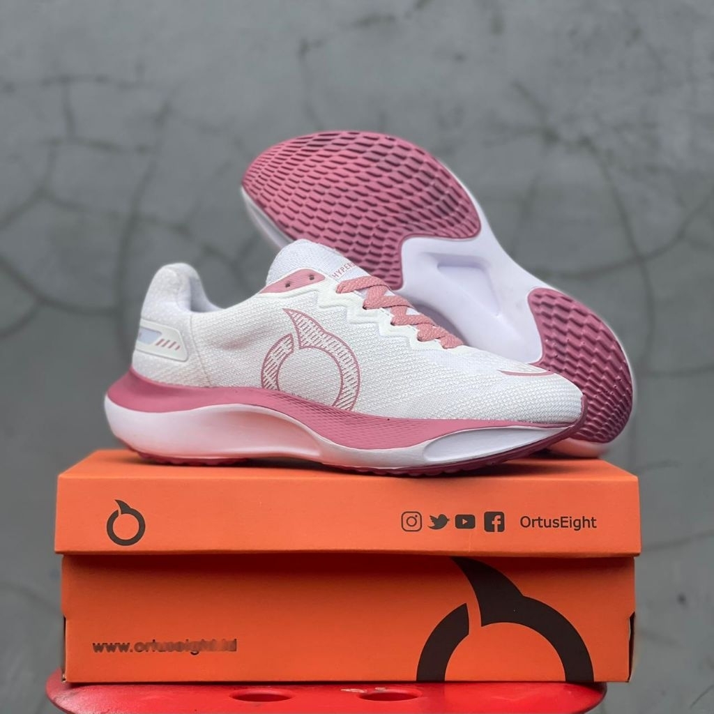 Jual Sepatu Ortuseight Hyperdrive 2.0 Wanita - Sepatu Running Wanita ...