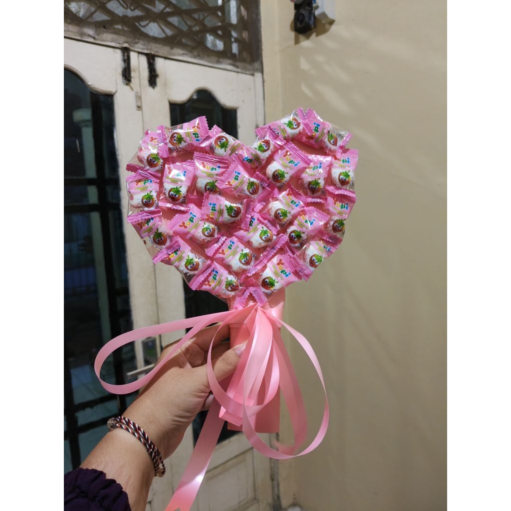 Jual Bucket Love permen Yupi | Shopee Indonesia
