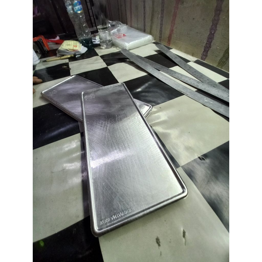 Jual bahan plat motor 0.8 berlogo sepasang ukuran sesuai standar ...