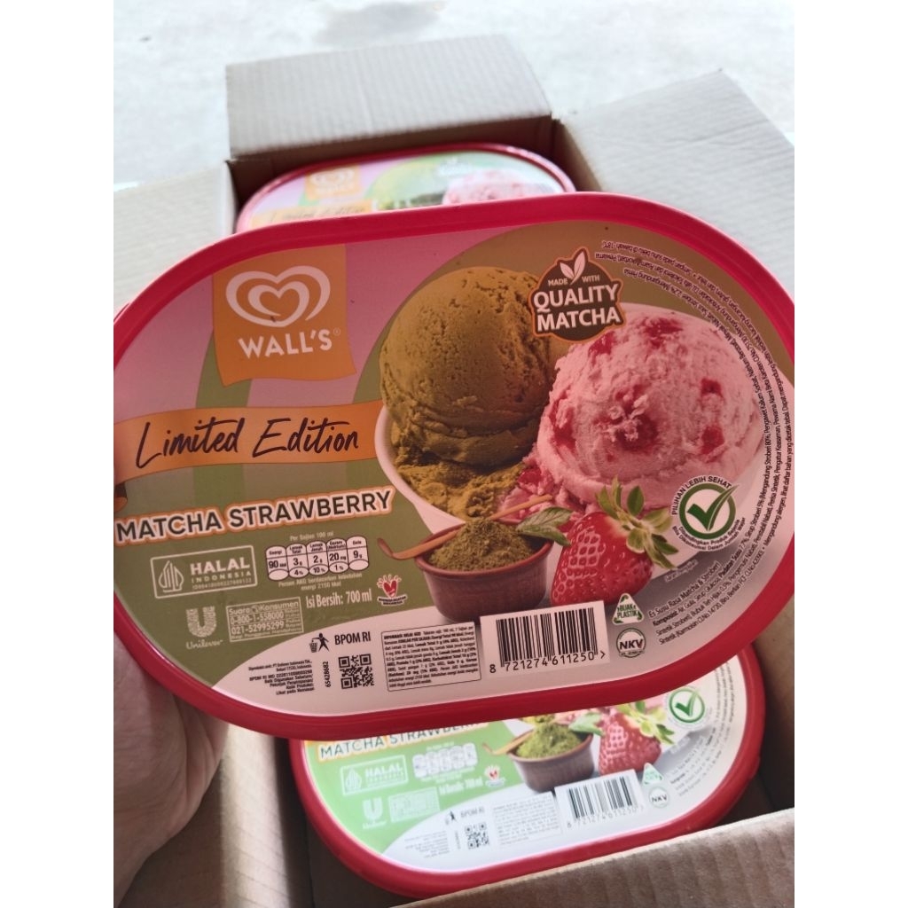 Jual es krim walls 700 ml matcha stoberi | Shopee Indonesia