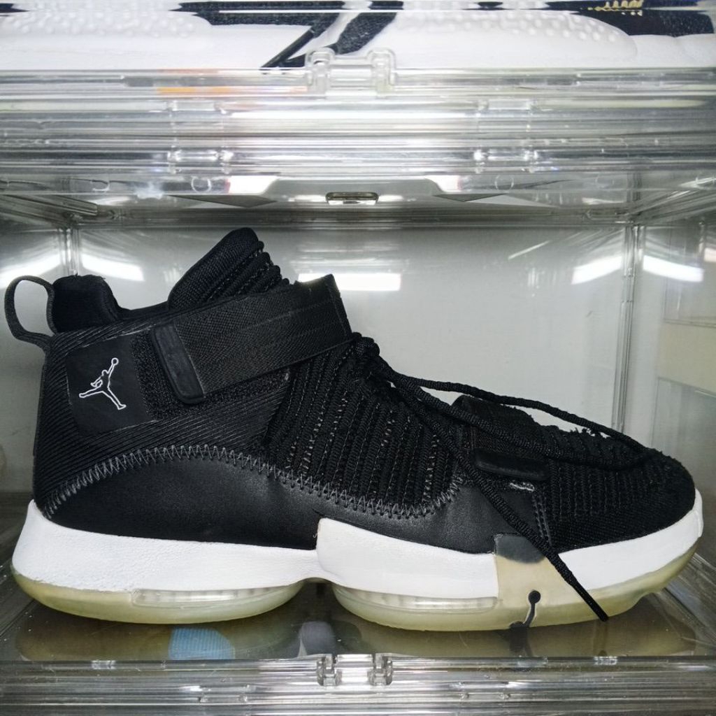 Jual Jual Sepatu Basket Second | Shopee Indonesia