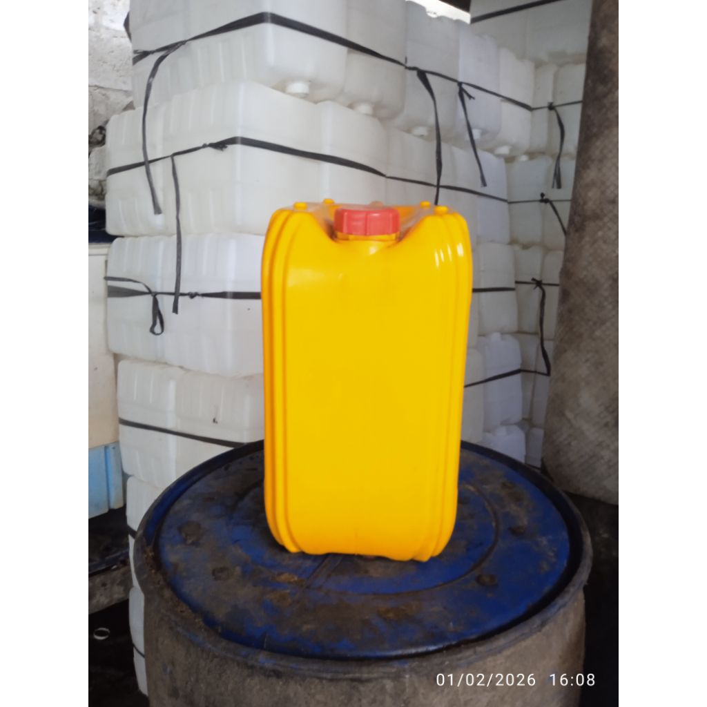 Jual Jerigen 20 liter kuning bekas minyak | Shopee Indonesia