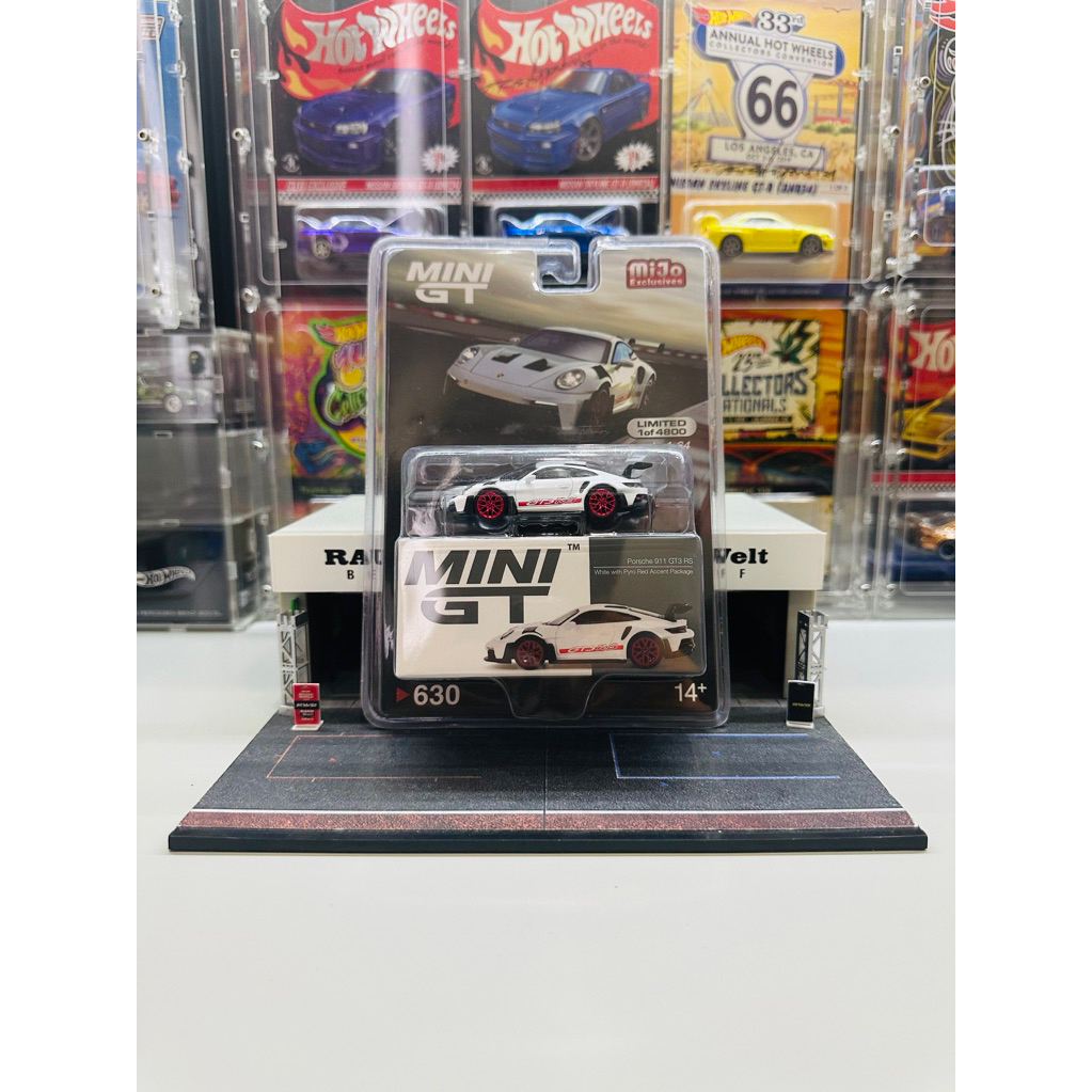 Jual Mini GT No 630 Porsche 911 (922) GT3 RS White with Pyro Red Accent ...