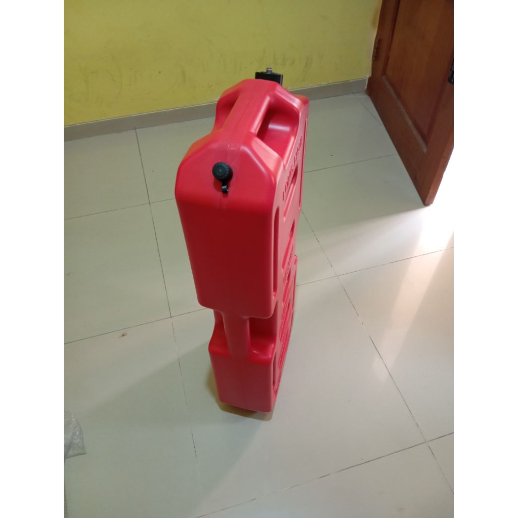 Jual Jerigen Long Haul 30 Liter Merah | Jerry Can Longhaul 30L Mobil ...
