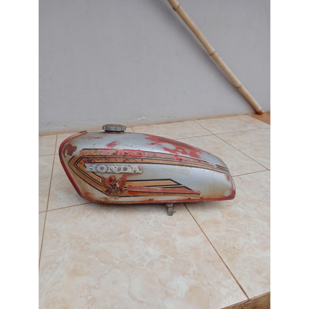Jual tangki Honda CG 110 original paint | Shopee Indonesia