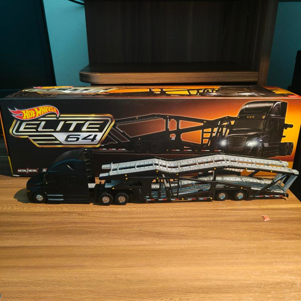 Jual hot wheels elite64 cascadia freightliner cascadia hw elite 64 ...