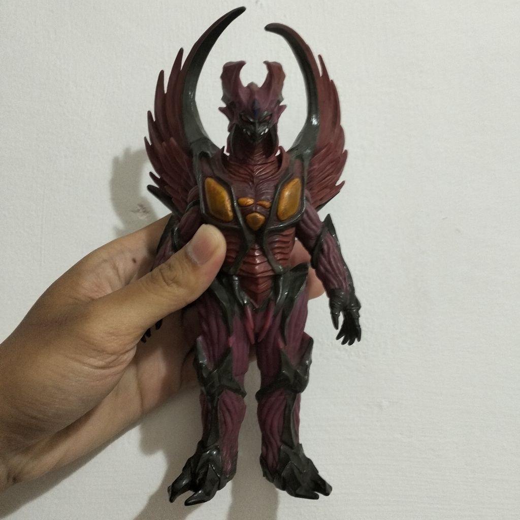 Jual Sofubi Ultraman Cosmos Chaos Header Original Bandai | Shopee Indonesia