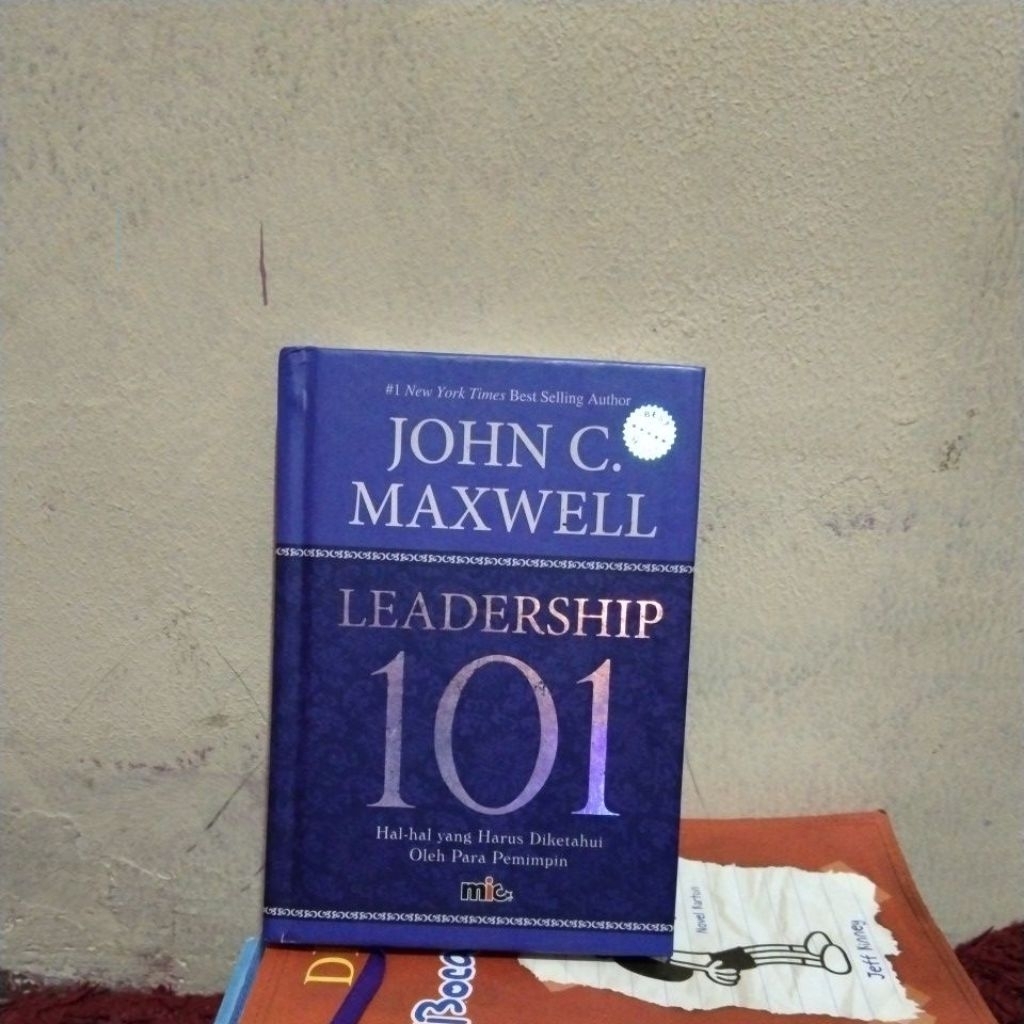 Jual (Preloved ) buku john c maxwell leadership 101 original | Shopee ...