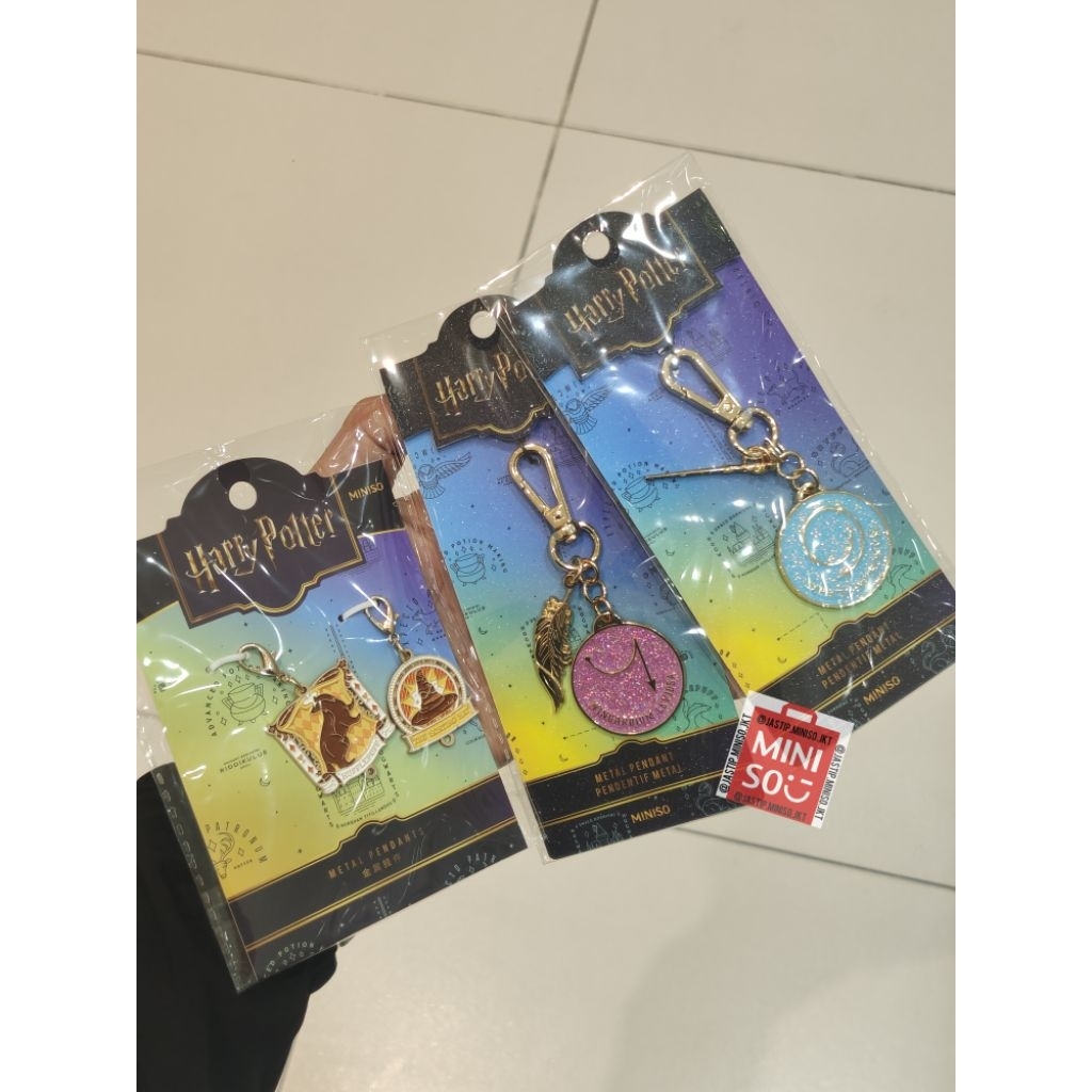 Jual MINISO Spell Metal Pendant / Gantungan Kunci HARRY POTTER ...