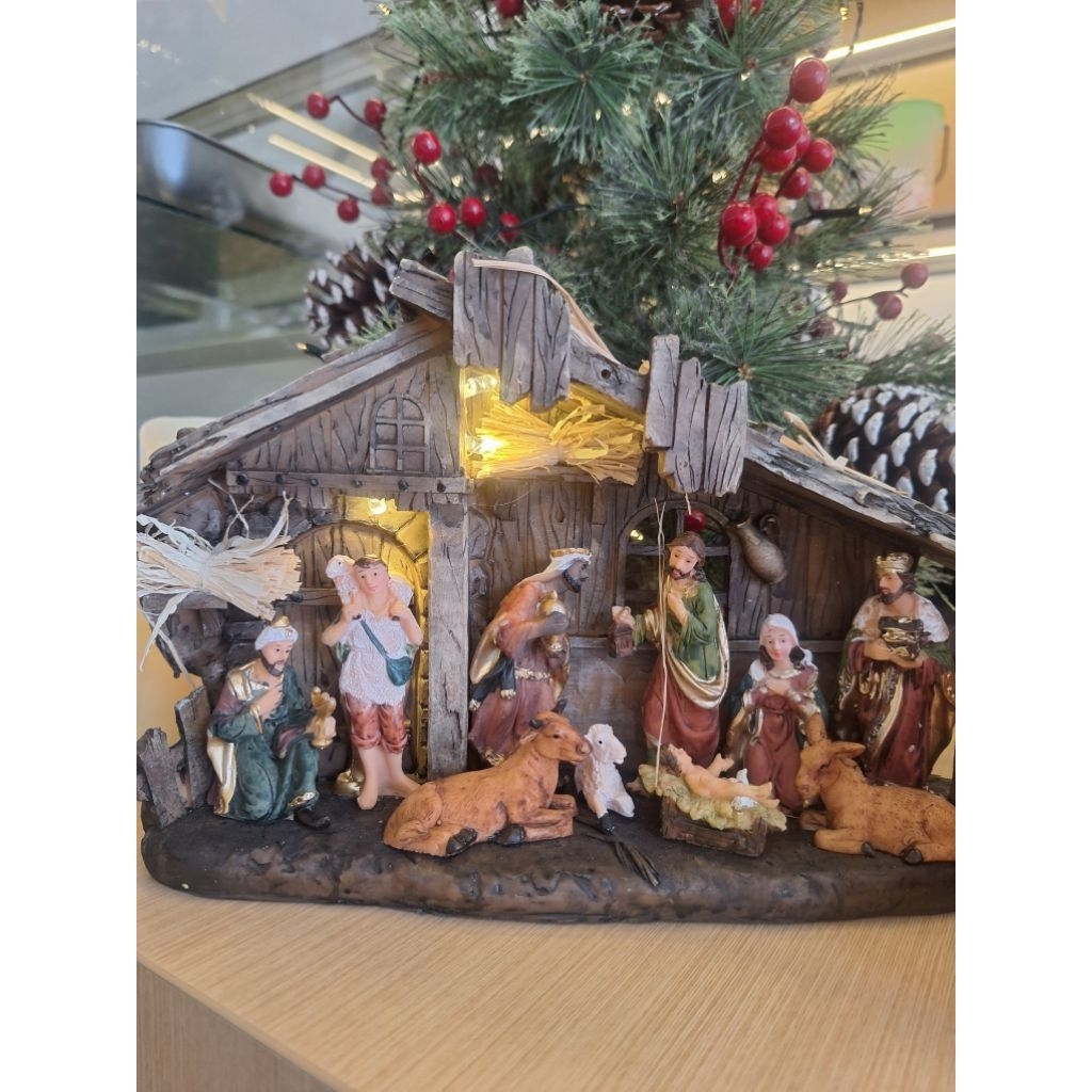 Jual Patung Keluarga Kudus Rustic Nativity Natal Dengan Lampu | Shopee ...