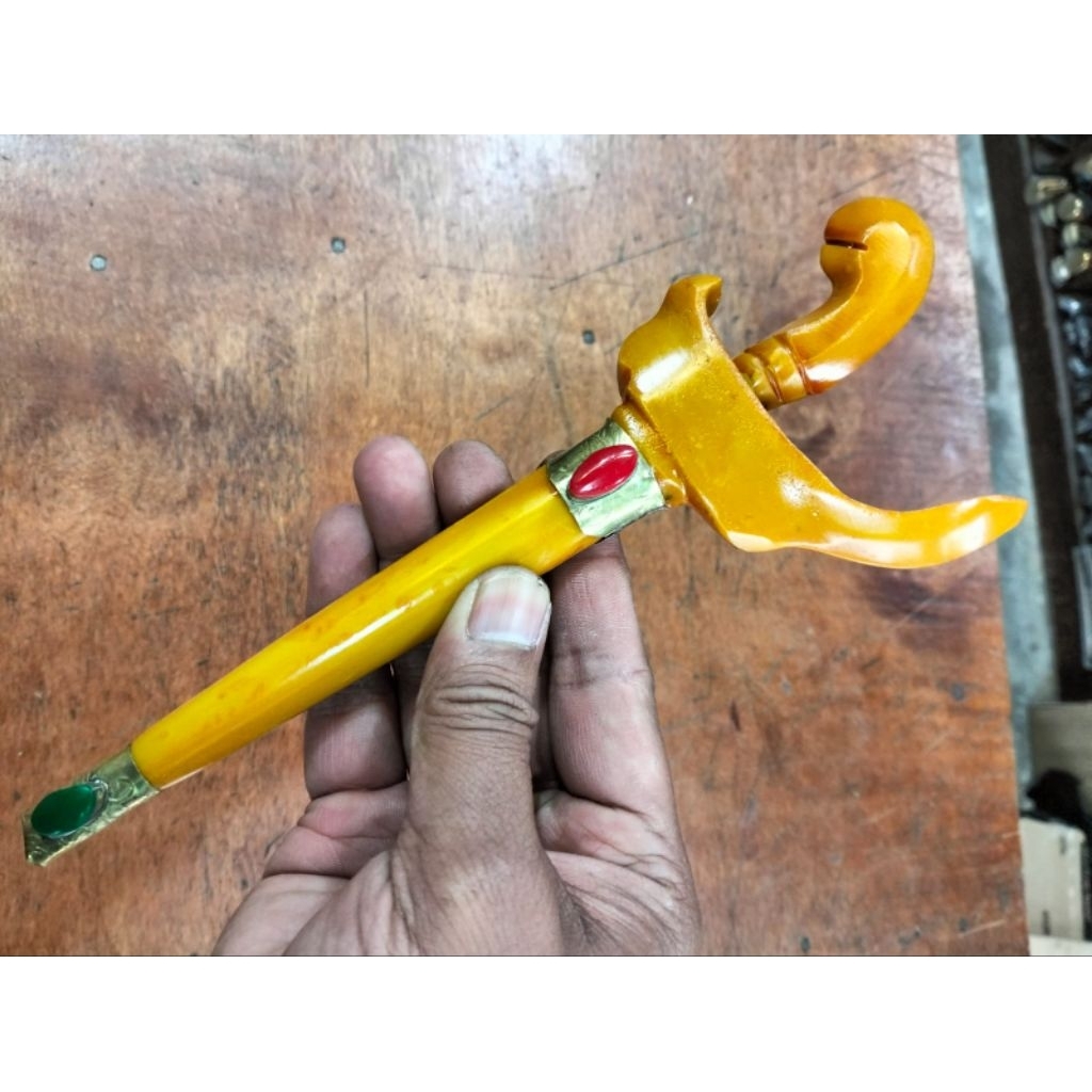 Jual keris koleksi permata/keris fiber permata kuning | Shopee Indonesia