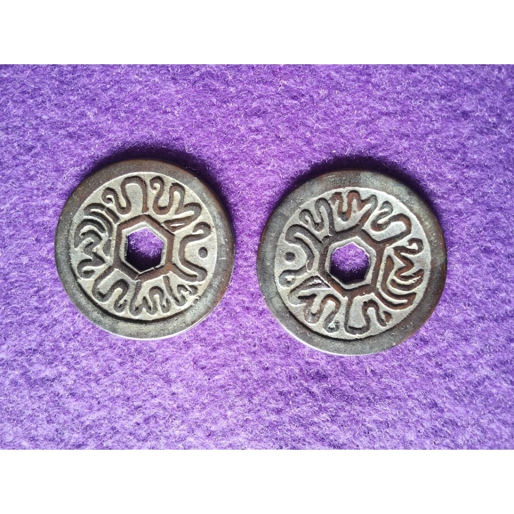 Jual koin 2 segi enam titik | Shopee Indonesia