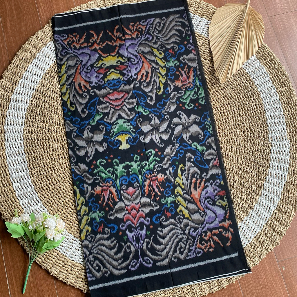Jual KAIN TENUN ENDEK KHAS BALI MOTIF MERAK GRINGSING HITAM | Shopee ...