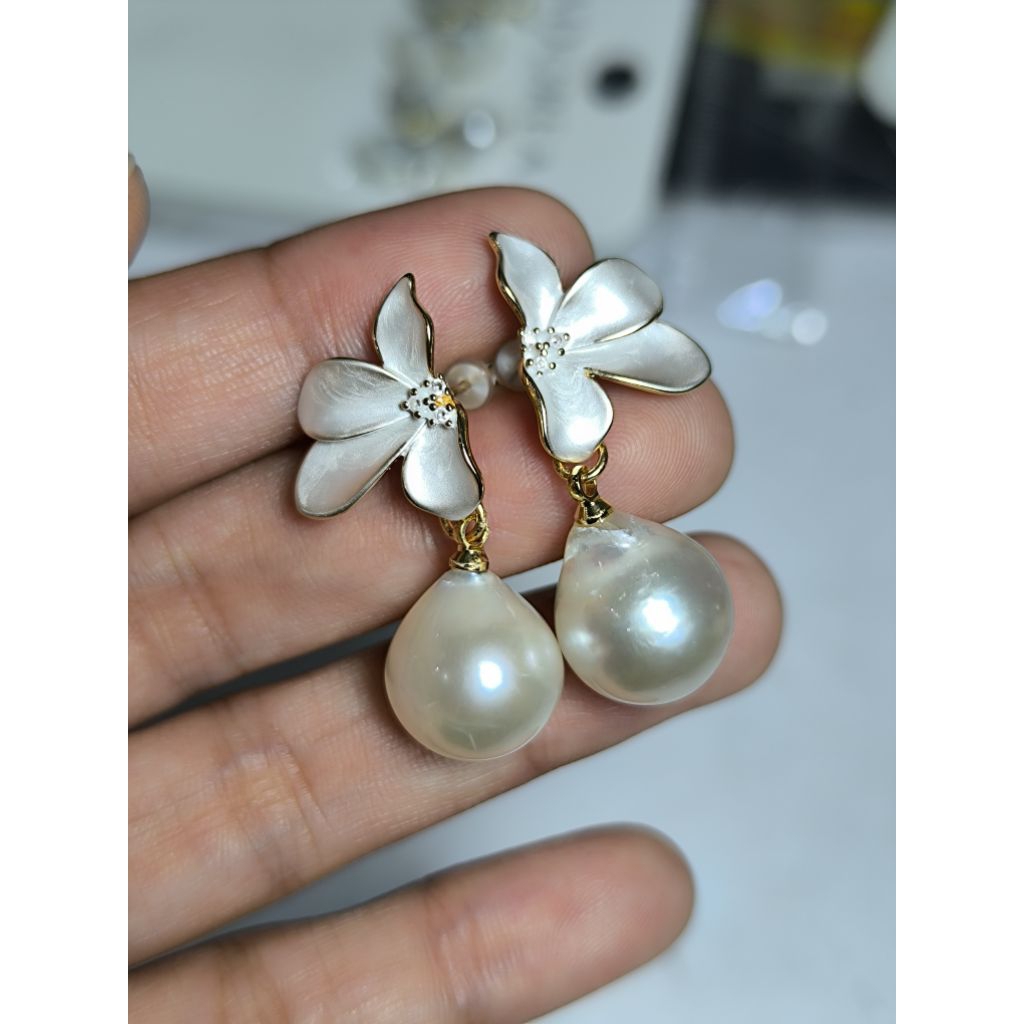 Jual Anting Mutiara Laut Tear Drop putih besar | Shopee Indonesia