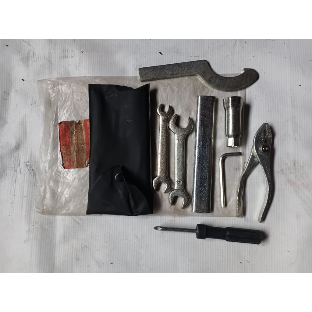 Jual Toolkit Suzuki RGR SATRIA 2T CRYSTAL TORNADO RC100 Original Nos ...