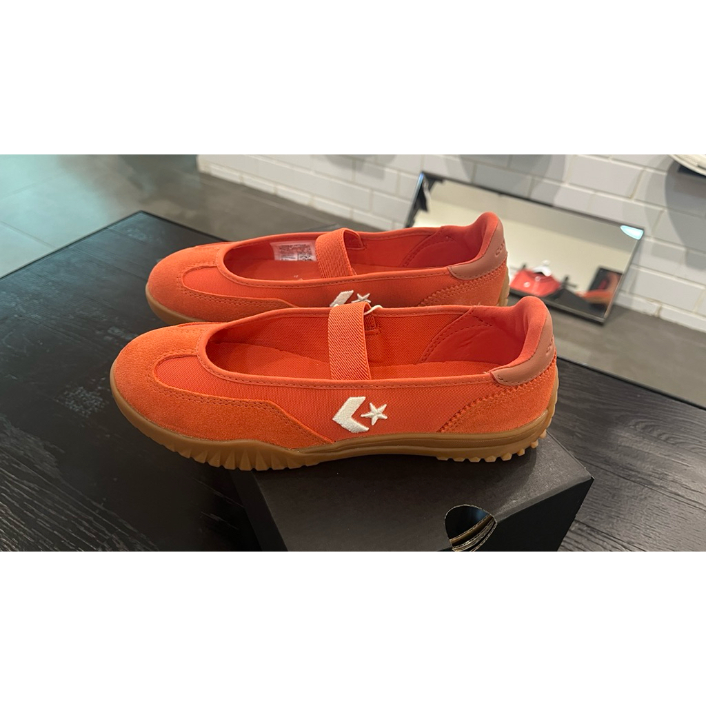 Jual Sepatu Converse Run Star Trainer Ballet Flat - Paprika/Brun Out ...