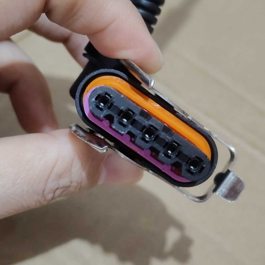 Jual SOCKET SOKET ALTERNATOR SCANIA QUESTER 5 LUBANG 5 PIN MERCY OH ...