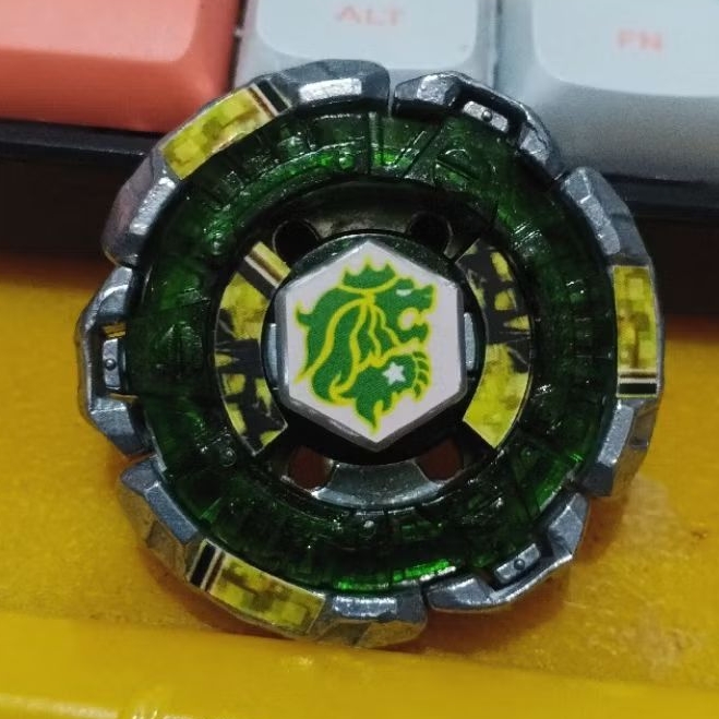 Jual metal fight beyblade 4D (metal fury) fang leone original takara ...
