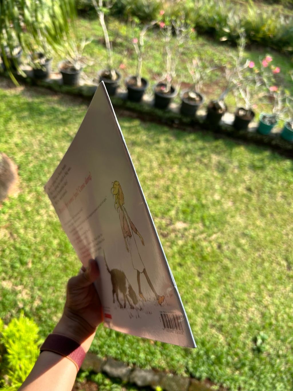 Jual We're Going on A Bear Hunt Michael Rosen Helen Oxenbury Scholastic ...