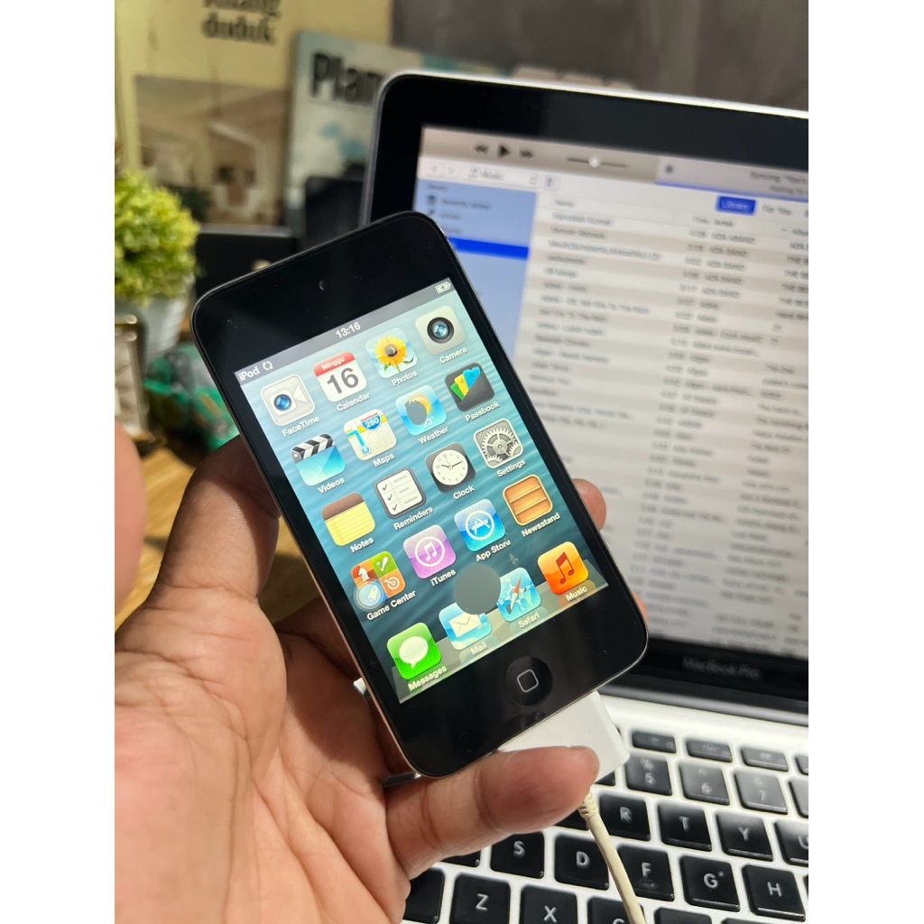 Jual ipod touch4 8GB | Shopee Indonesia