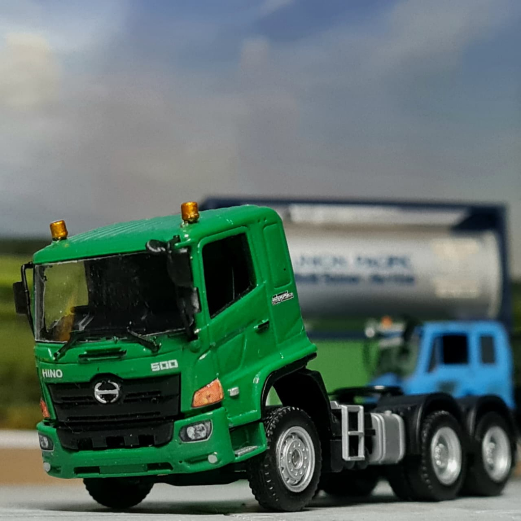 Jual Miniatur Truck Hino 500 FM 350 TH 6x4 - Head Tractors - Skala 1:87 ...