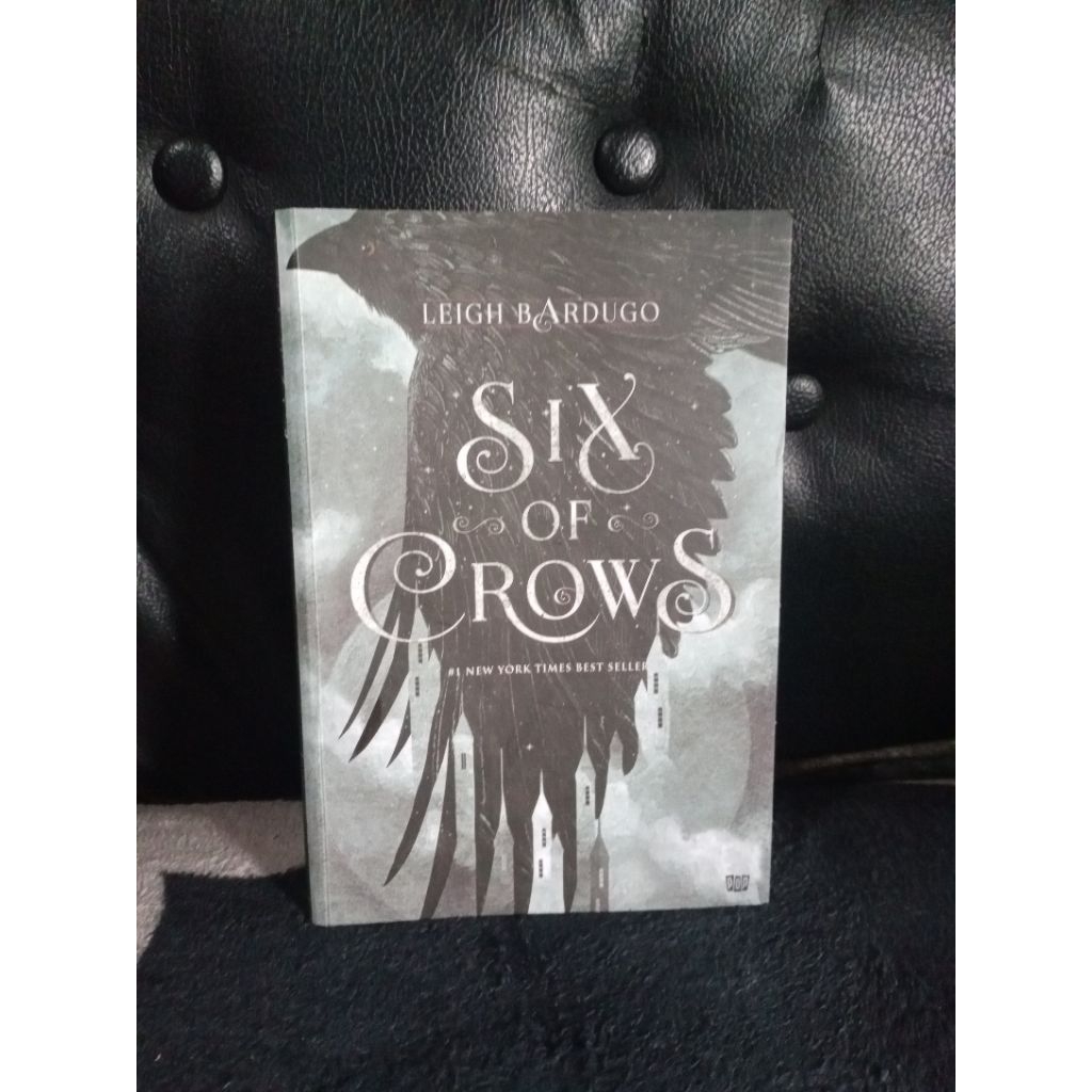 Jual Six Of Crows - Leigh Bardugo | Shopee Indonesia
