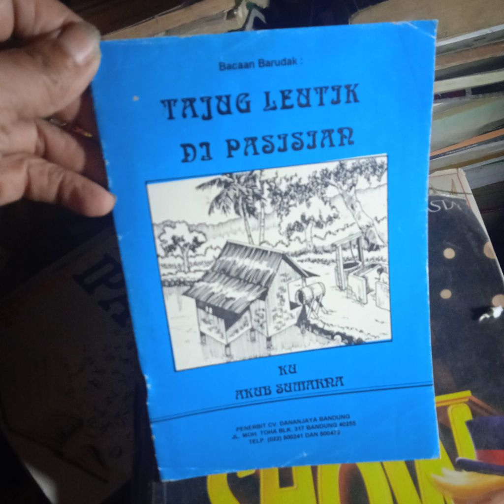 Jual buku Akub Sumarna, Tajug Leutik di Pasisian, 7 cerita Sunda ...
