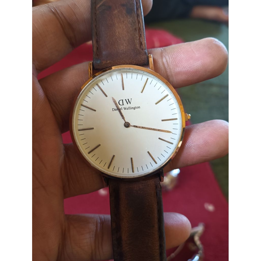 Jual Jam DW rose gold big size full original mulus | Shopee Indonesia