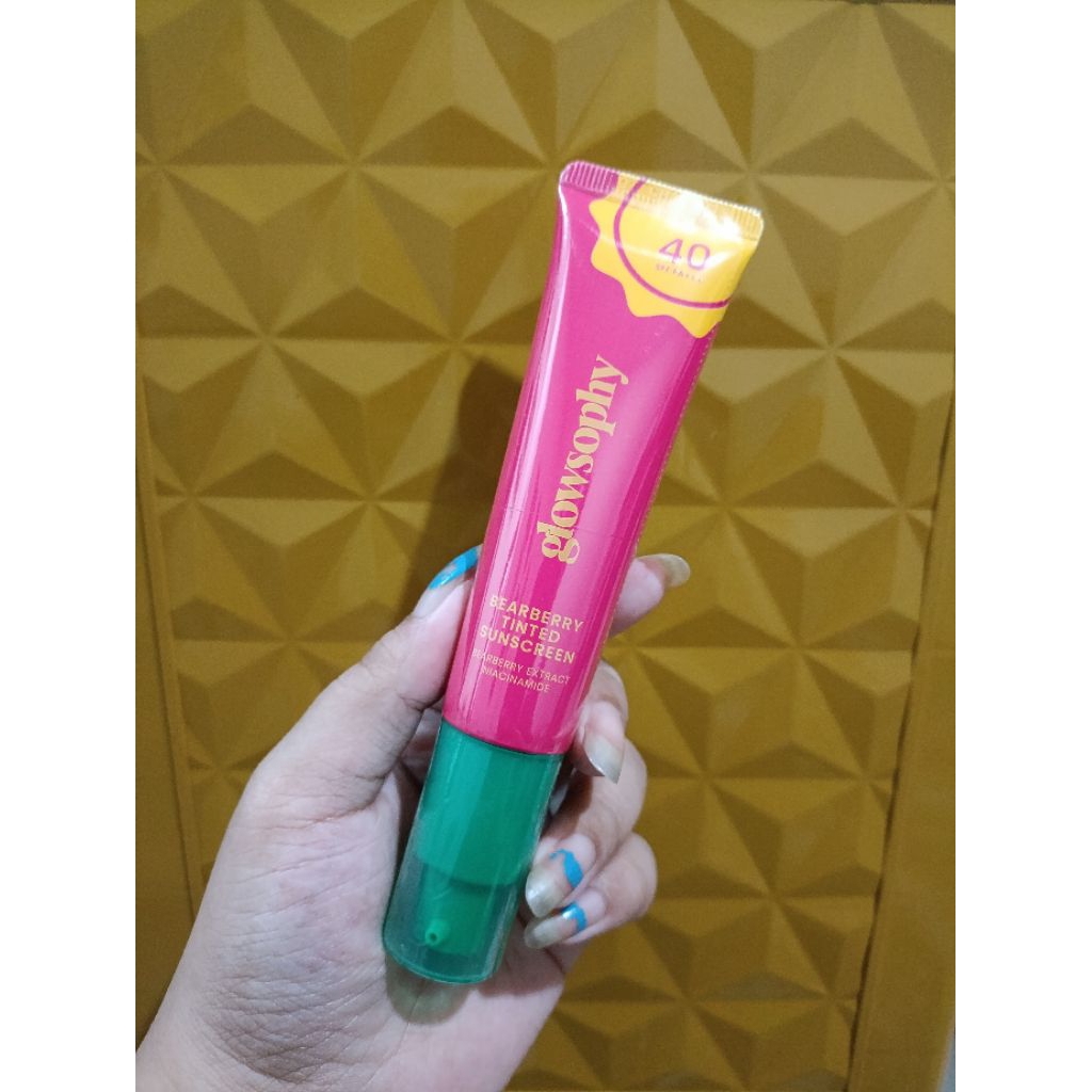 Jual Glowsophy Tinted suncreen spf 40 Pa +++ (New) | Shopee Indonesia