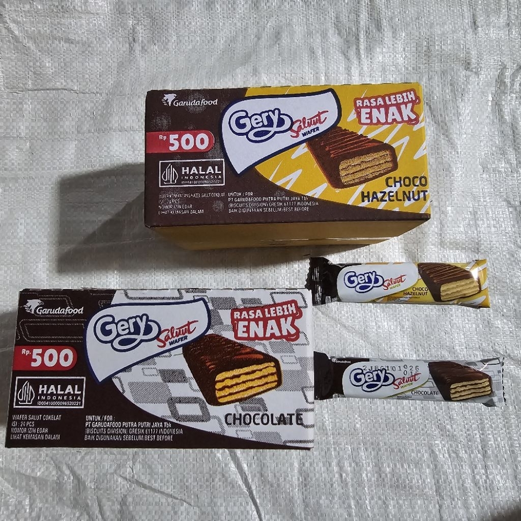 Jual Gery saluut wafer cokelat dan coklat hazelnut salut 1 kotak isi 24 ...